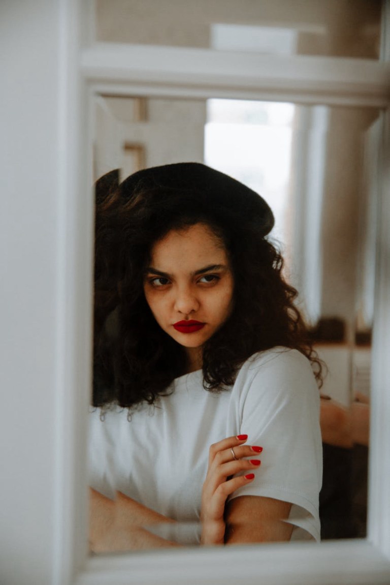 The Beauty Bias: How Pretty Privilege Shapes Our World – Vienna Lane